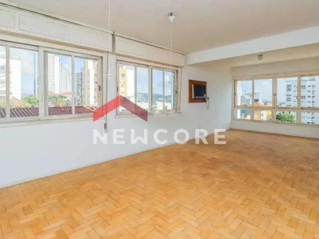 Apartamento em Avenida Carlos Gomes Petrópolis Porto Alegre/RS