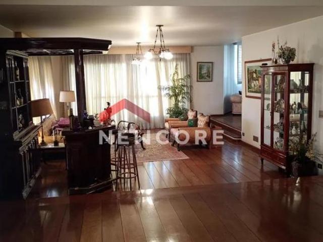 Apartamento em Avenida Chibarás Moema São Paulo/SP