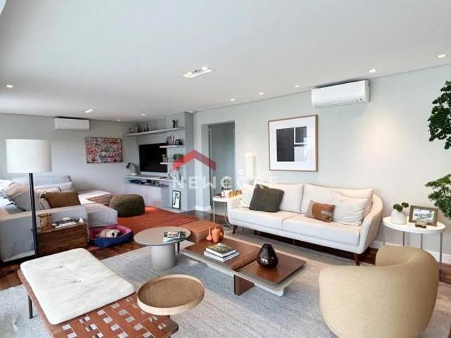 Apartamento em Avenida Dona Helena Pereira de Moraes Parque do Morumbi São Paulo/SP