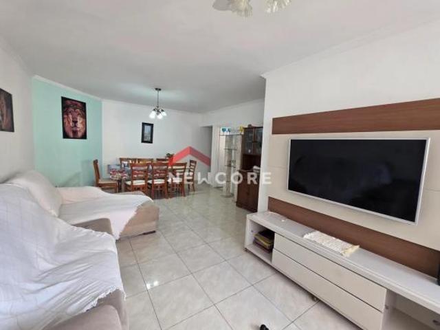 Apartamento em Avenida Embaixador Pedro de Toledo Centro São Vicente/SP