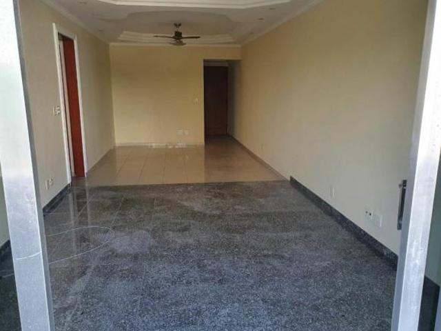 Apartamento em Avenida General Francisco Glicério José Menino Santos/SP