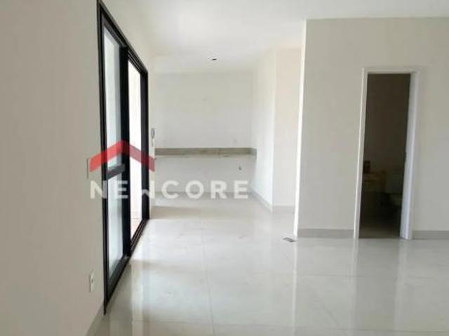 Apartamento em Avenida José Paes de Almeida Santa Mônica Uberlândia/MG