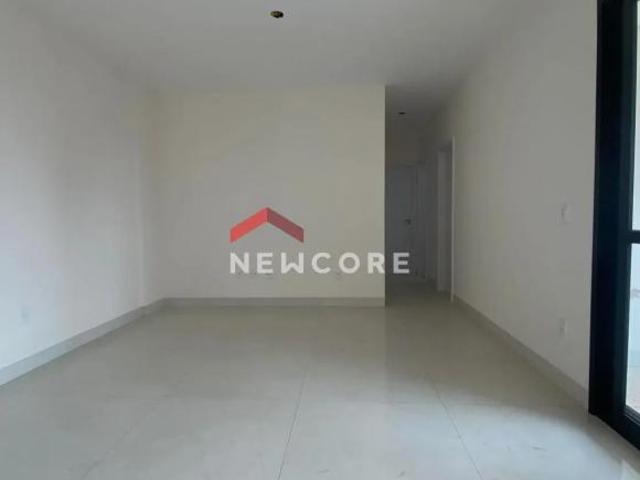 Apartamento em Avenida José Paes de Almeida Santa Mônica Uberlândia/MG