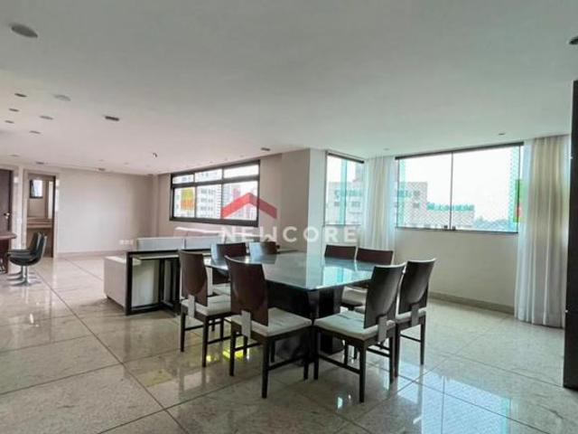 Apartamento em Avenida Paulo Camilo Pena Belvedere Belo Horizonte/MG