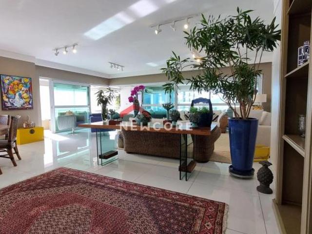 Apartamento em Avenida Presidente Wilson Gonzaga Santos/SP