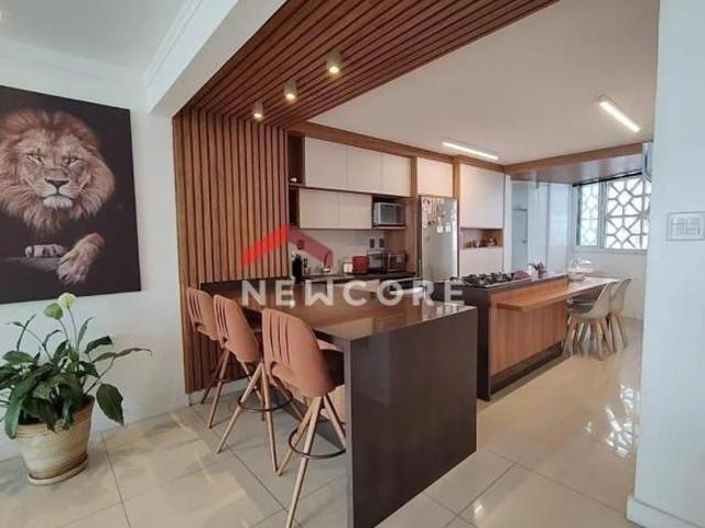 Apartamento em Avenida Presidente Wilson José Menino Santos/SP