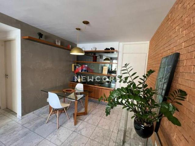 Apartamento em Avenida Rouxinol Indianópolis São Paulo/SP