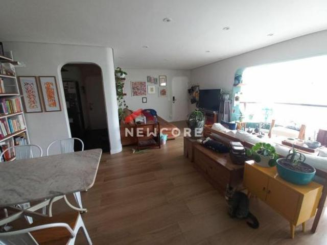 Apartamento em Avenida Rouxinol Indianópolis São Paulo/SP