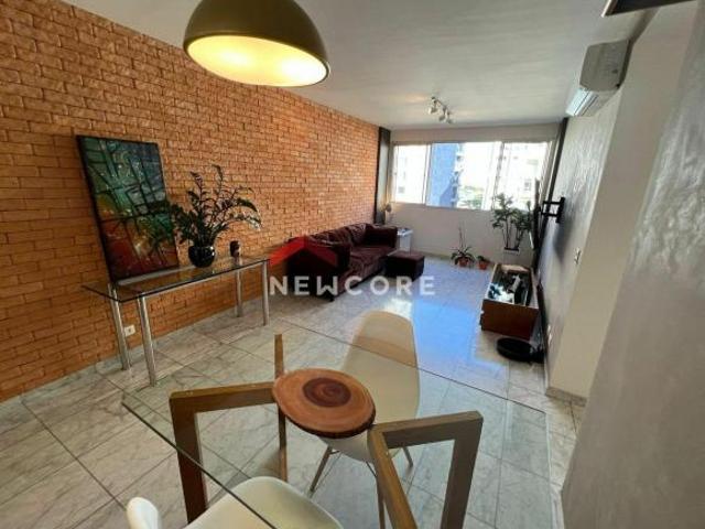 Apartamento em Avenida Rouxinol Indianópolis São Paulo/SP