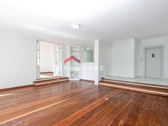 Apartamento em Avenida São Paulo Antigo Real Parque São Paulo/SP