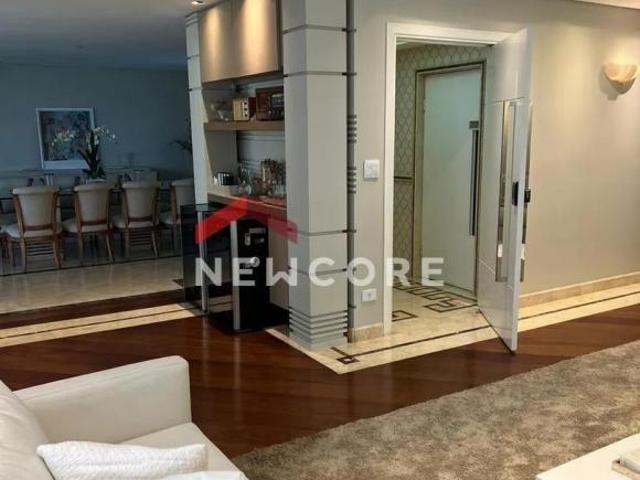 Apartamento em Avenida Salgado Filho Jardim Maia Guarulhos/SP