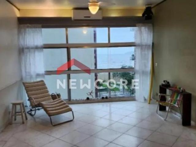 Apartamento em Avenida Vicente de Carvalho Boqueirão Santos/SP