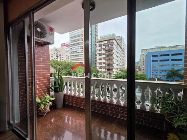 Apartamento em Avenida Washington Luís Boqueirão Santos/SP