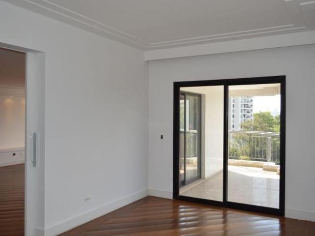 Apartamento em Avenida Washington Luís Santo Amaro São Paulo/SP