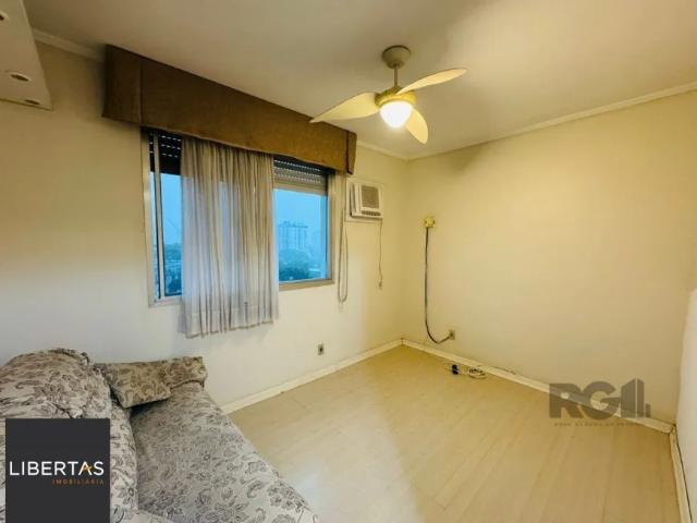 Apartamento à venda 2 quartos com vaga reformado na Cidade Baixa Porto Alegre