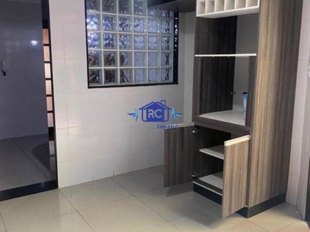 Apartamento em bairro central 1° andar. possui 03 quartos sendo 01 suite, banho social, copa, cozinh