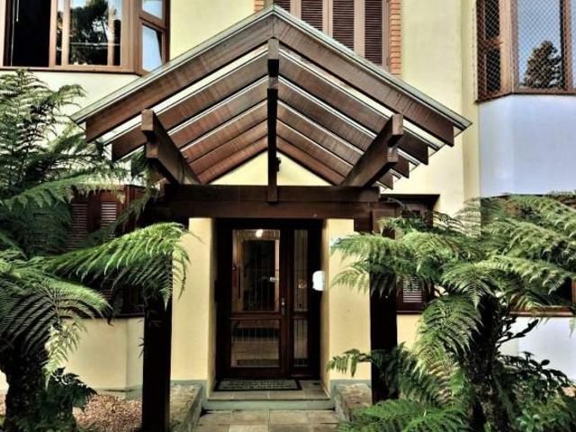 APARTAMENTO EM BAIRRO NOBRE PERTO CENTRO GRAMADO