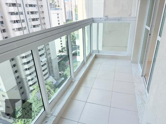 Apartamento em Barra da Tijuca, Rio de Janeiro/RJ de 64m² 2 quartos para locação R$ 4.900,00/mes