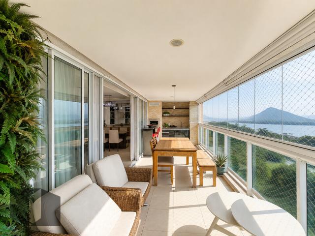 Apartamento em Barra da Tijuca, Rio de Janeiro/RJ de 226m² 4 quartos para locação R$ 11.000,00/mes
