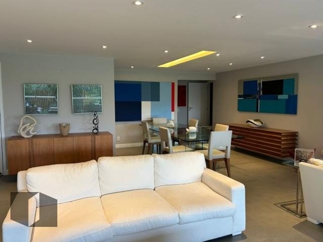 Apartamento em Barra da Tijuca, Rio de Janeiro/RJ de 244m² 4 quartos à venda por R$ 3.299.000,00