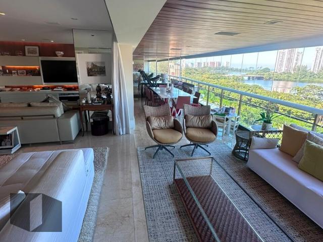 Apartamento em Barra da Tijuca, Rio de Janeiro/RJ de 245m² 4 quartos à venda por R$ 3.499.900,00