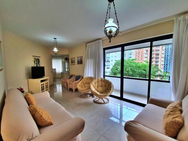 Apartamento em Barra Funda, Guarujá/SP de 140m² 3 quartos à venda por R$ 649.000,00