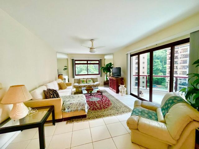 Apartamento em Barra Funda, Guarujá/SP de 168m² 4 quartos à venda por R$ 749.000,00