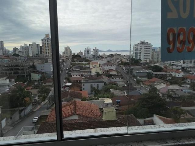Apartamento em Barreiros, São José/SC de 76m² 3 quartos à venda por R$ 548.000,00