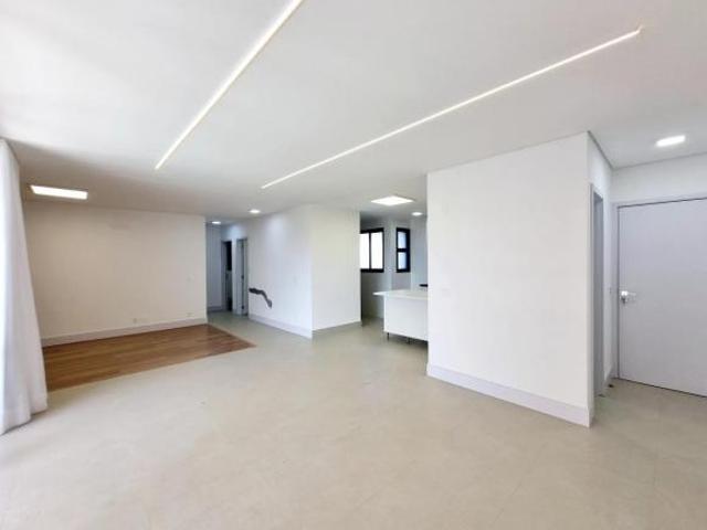 Apartamento em Bela Suiça, Londrina/PR de 115m² 2 quartos à venda por R$ 1.325.000,00