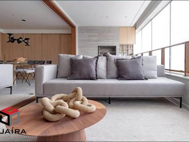 Apartamento em Brooklin Novo com 147m²