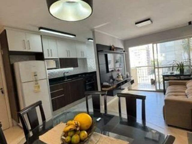 Apartamento em Cambuci com 63m²