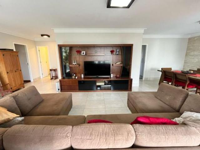 Apartamento em Cambuci com 176 m²!
