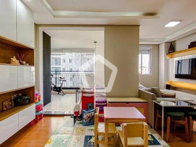 Apartamento em Cambuci