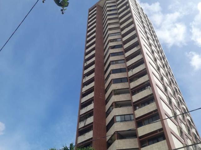 Apartamento em Candeias, Jaboatão dos Guararapes/PE de 120m² 4 quartos para locação R$ 4.320,00/mes