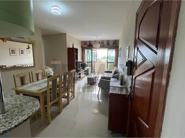 Apartamento em Candeias, Jaboatão dos Guararapes/PE de 66m² 3 quartos à venda por R$ 304.000,00