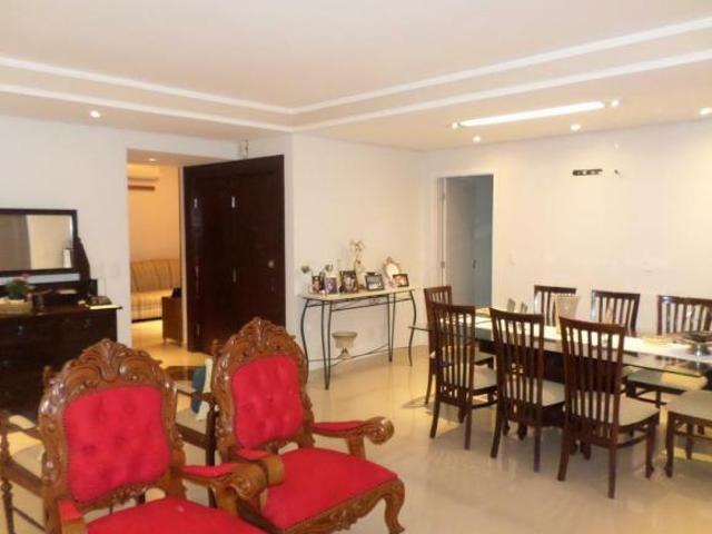Apartamento em Centro, Araçatuba/SP de 210m² 4 quartos à venda por R$ 1.100.000,00