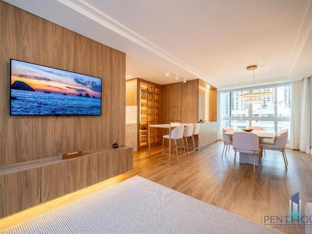 Apartamento em Centro, Balneário Camboriú/SC de 125m² 3 quartos à venda por R$ 2.589.900,00