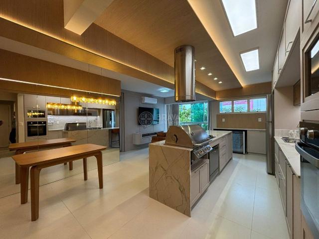 Apartamento em Centro, Balneário Camboriú/SC de 120m² 3 quartos à venda por R$ 2.799.900,00