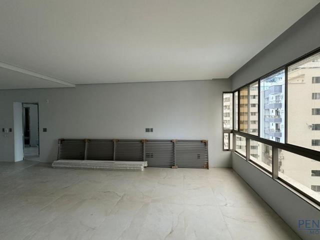 Apartamento em Centro, Balneário Camboriú/SC de 120m² 3 quartos à venda por R$ 2.799.000,00