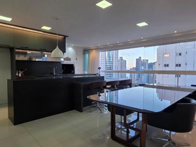 Apartamento em Centro, Balneário Camboriú/SC de 134m² 3 quartos à venda por R$ 2.700.000,00 ou para locação R$ 10.000,00/mes