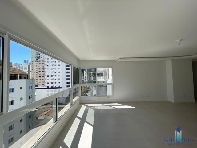 Apartamento em Centro, Balneário Camboriú/SC de 136m² 3 quartos à venda por R$ 3.198.900,00