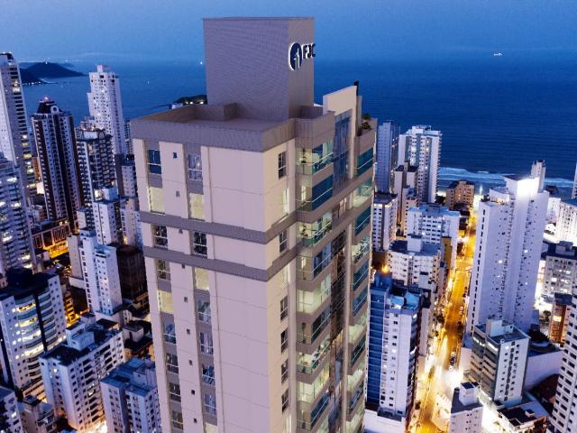 Apartamento em Centro, Balneário Camboriú/SC de 146m² 4 quartos à venda por R$ 2.699.000,00