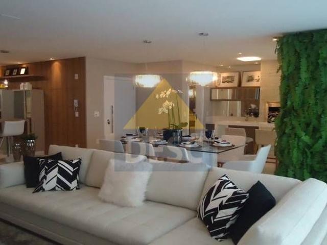 Apartamento em Centro, Balneário Camboriú/SC de 140m² 4 quartos à venda por R$ 2.724.066,00