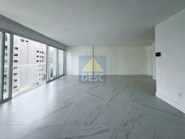 Apartamento em Centro, Balneário Camboriú/SC de 143m² 4 quartos à venda por R$ 3.199.900,00