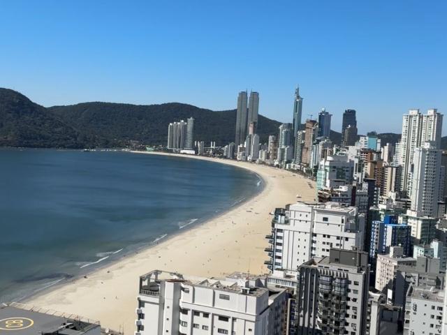Apartamento em Centro, Balneário Camboriú/SC de 151m² 3 quartos à venda por R$ 6.799.900,00