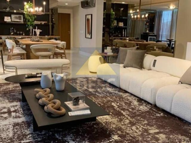 Apartamento em Centro, Balneário Camboriú/SC de 187m² 3 quartos à venda por R$ 6.199.900,00