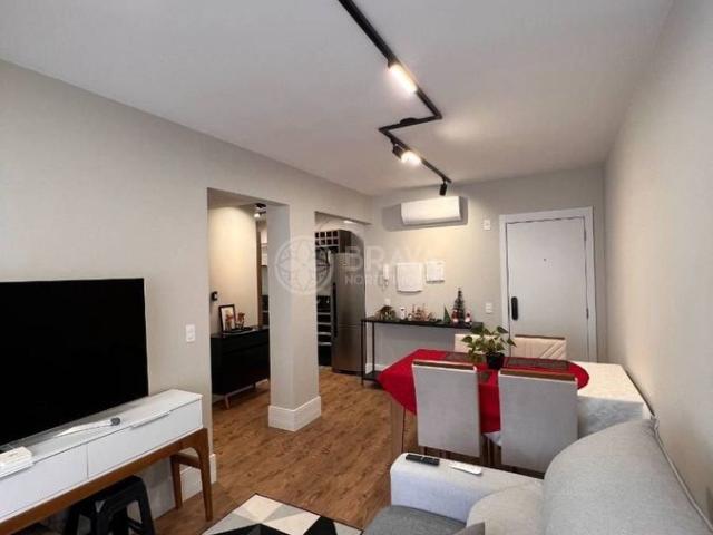 Apartamento em Centro, Balneário Camboriú/SC de 60m² 2 quartos à venda por R$ 1.119.000,00