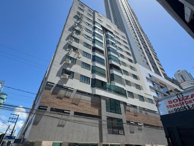 Apartamento em Centro, Balneário Camboriú/SC de 70m² 2 quartos à venda por R$ 949.900,00