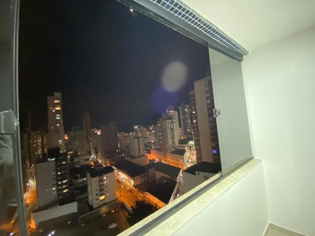 Apartamento em Centro, Balneário Camboriú/SC de 75m² 2 quartos à venda por R$ 979.900,00