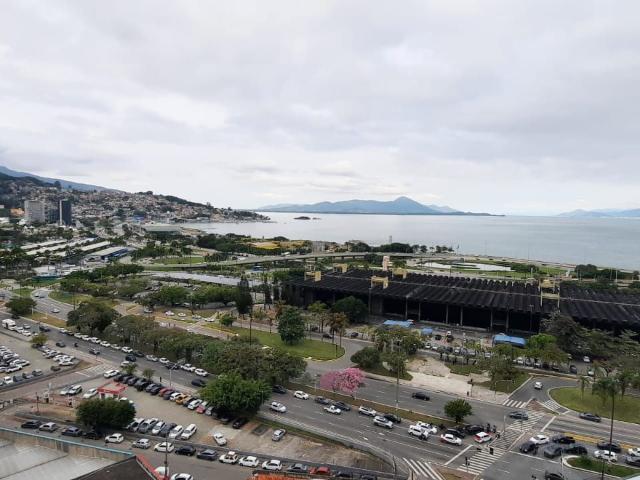 Apartamento em Centro, Florianópolis/SC de 70m² 2 quartos para locação R$ 3.500,00/mes